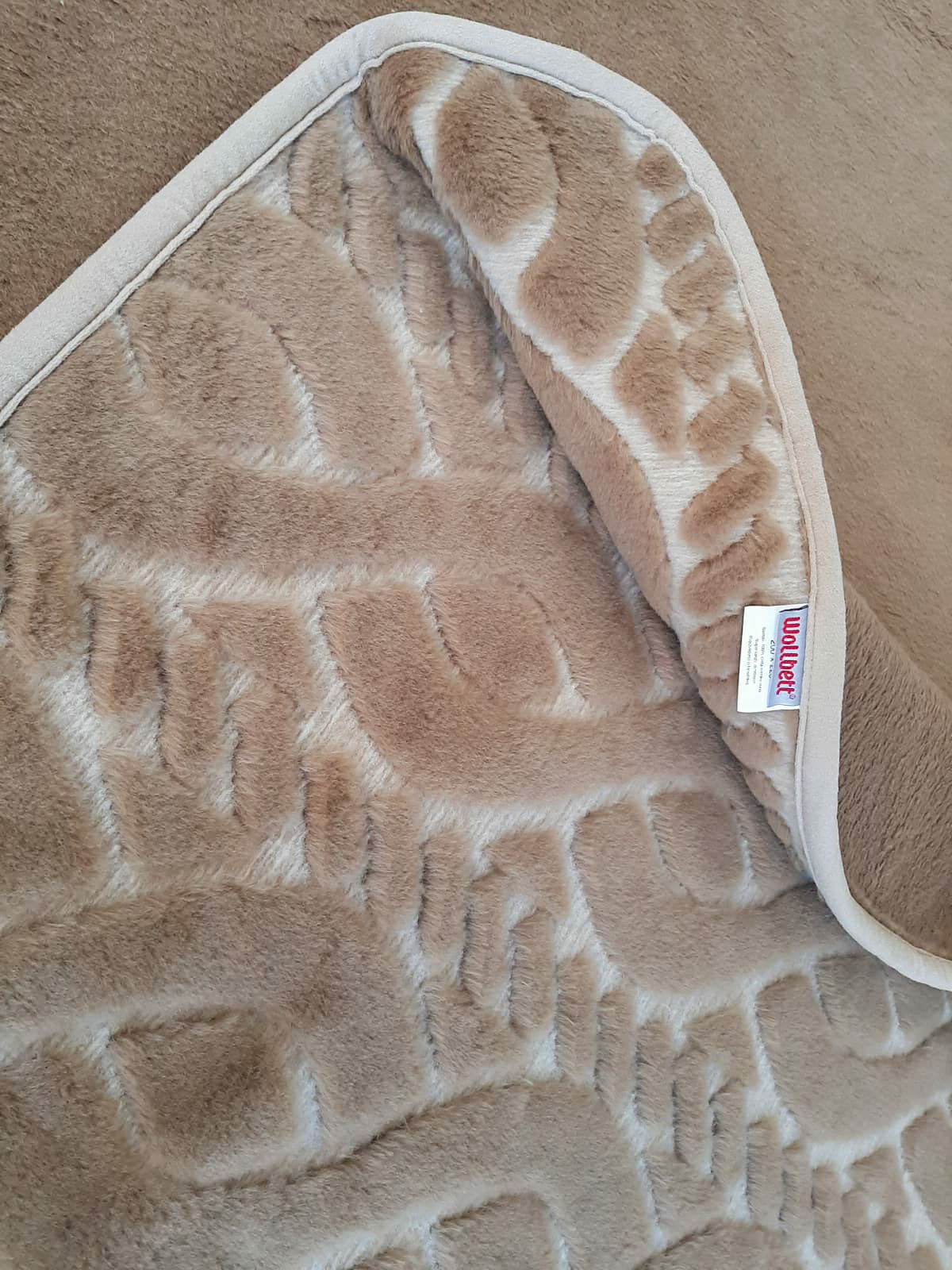 deka_vuna_kamel_helix - Wollbett